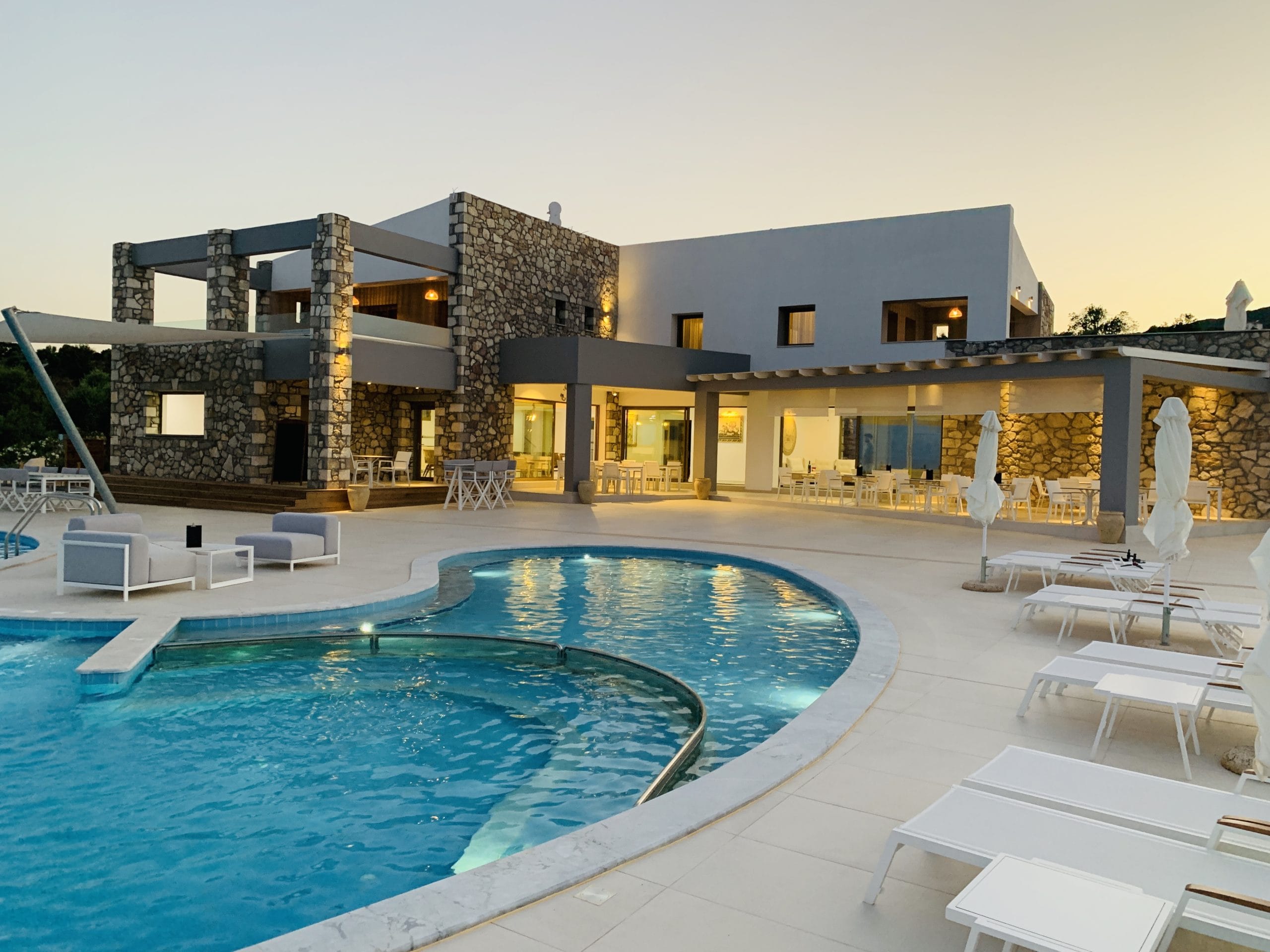 Luxury Suites in Messinia I White Donkey Hotel