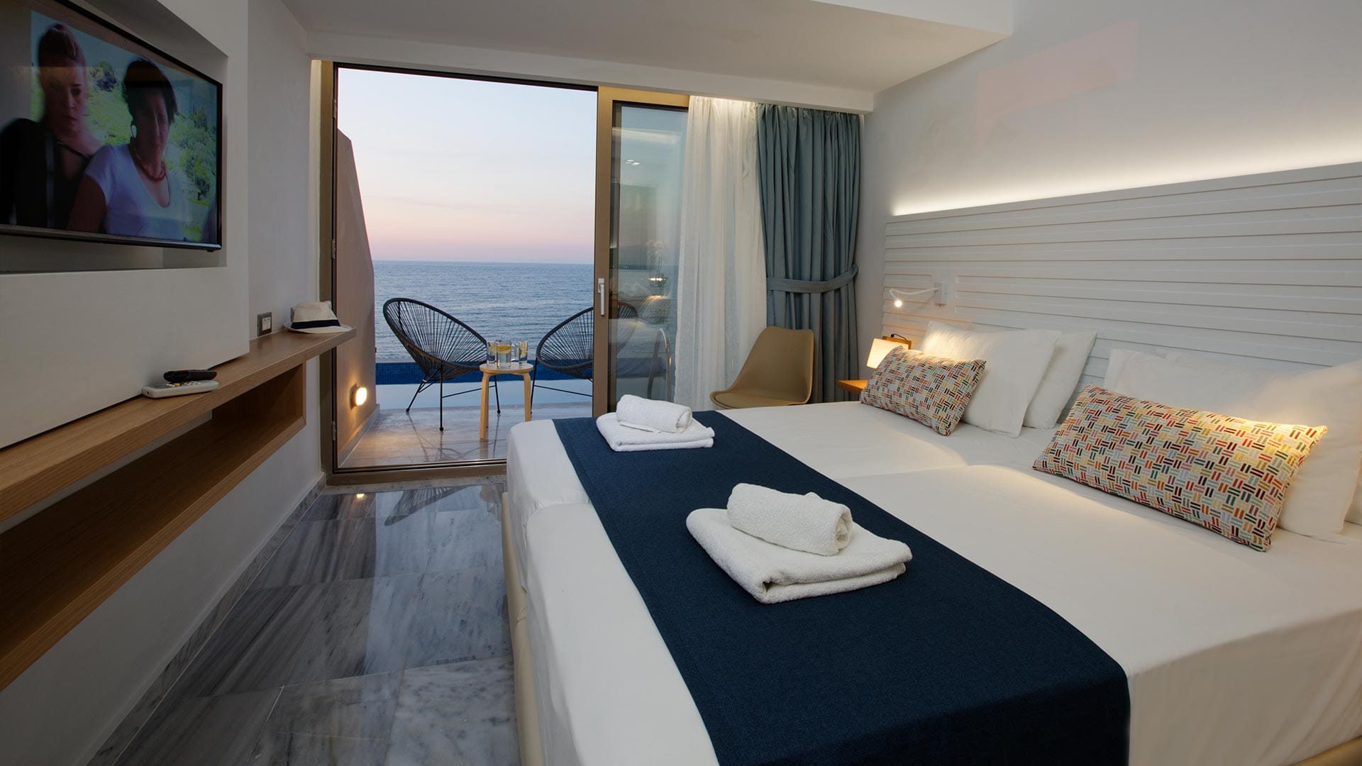 Superior Studio sea view with Private Pool I Archipelagos Hotel Rethymnon