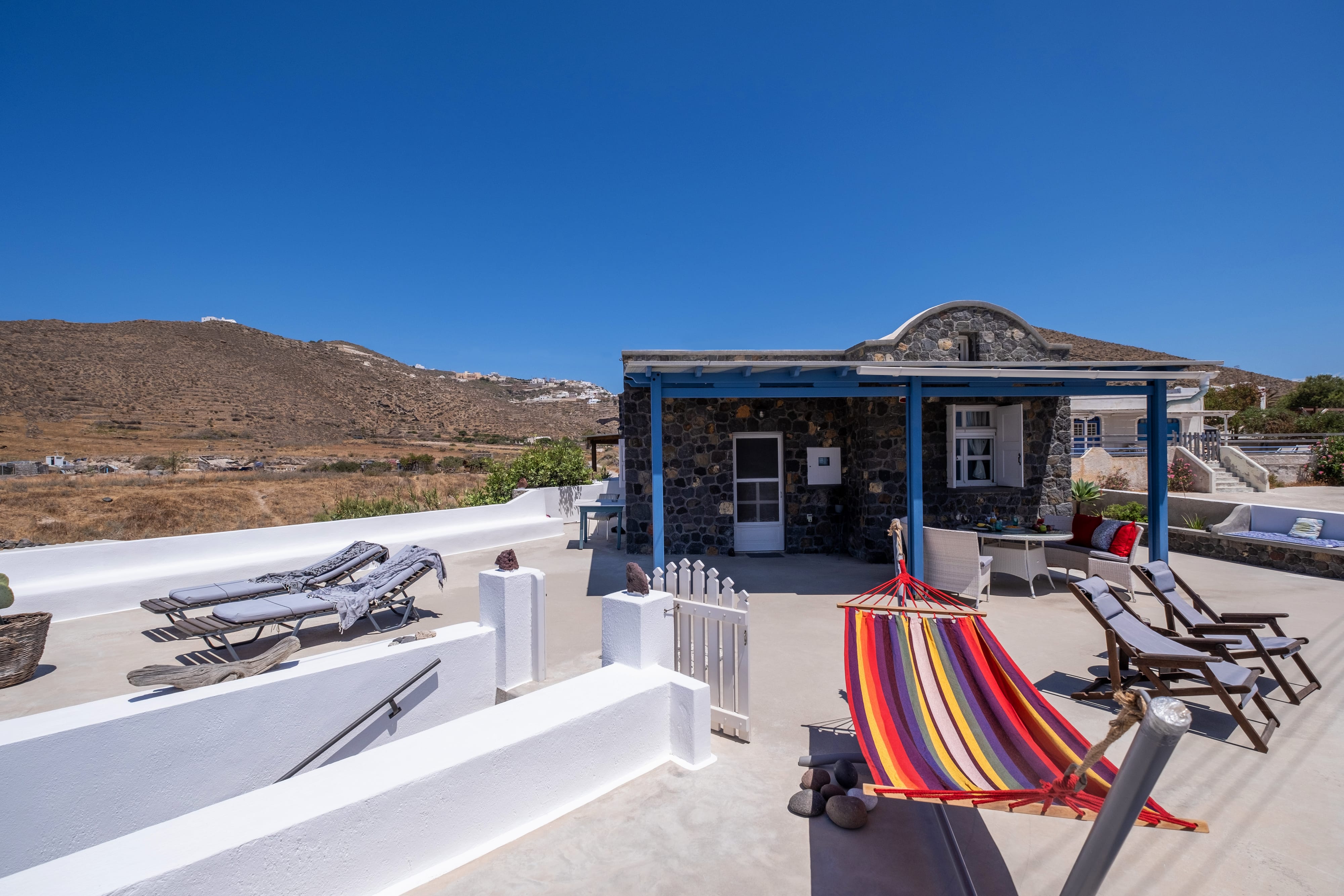 Yalos Hotels - Hotel apartments and villas in Mykonos & Santorini with ...