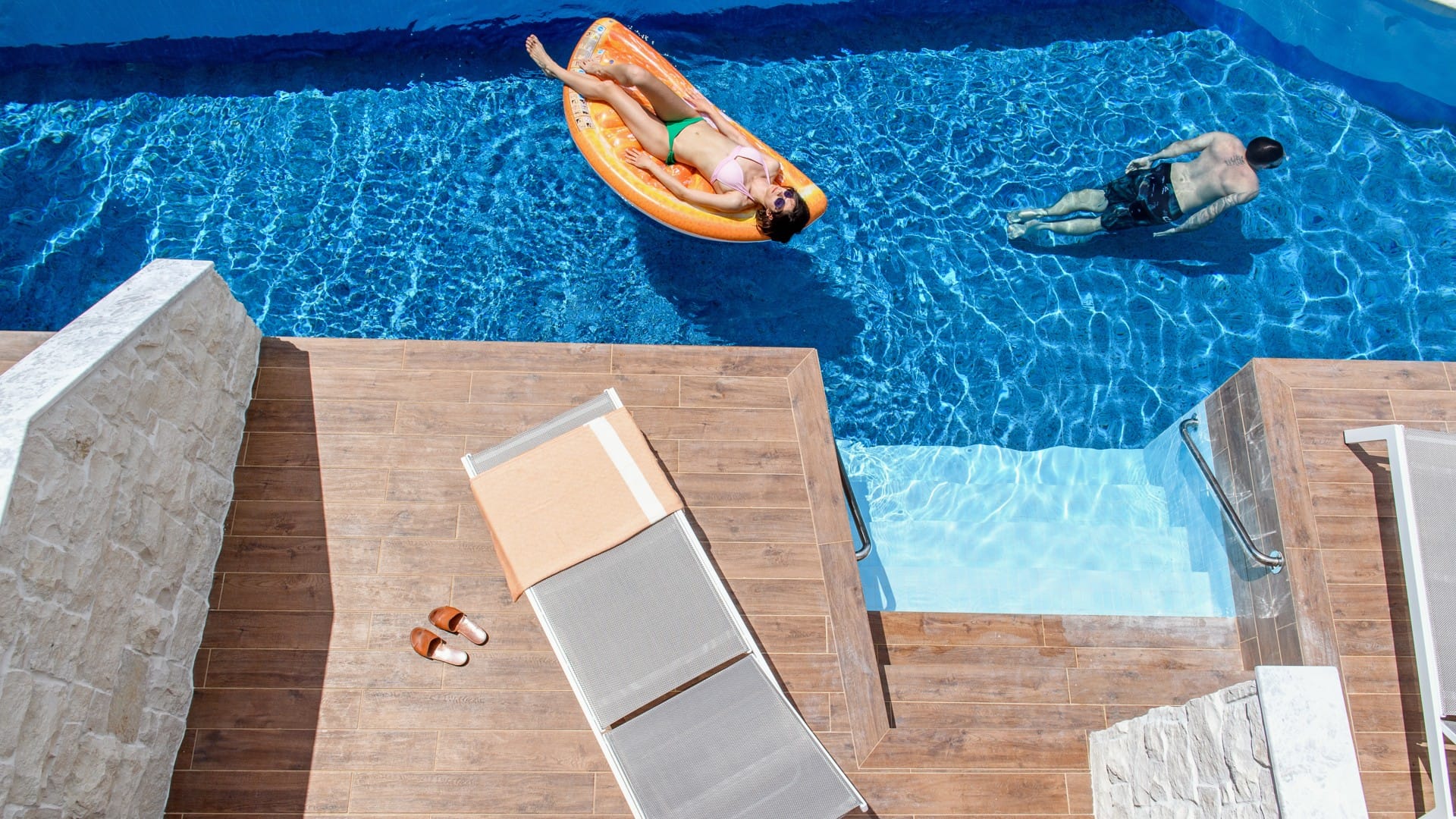 Deluxe Room with Sharing Pool